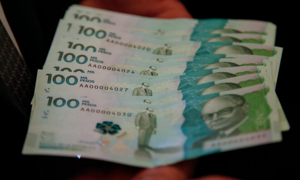 ¿Cómo identificar un billete de 100 mil pesos falso?