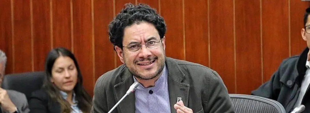 Iván Cepeda defiende diálogo con empresarios y responde críticas